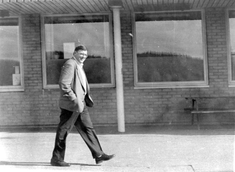 John Pedersen (1942 - 2019) til minne: Rektoren som møtte ungdom med ...