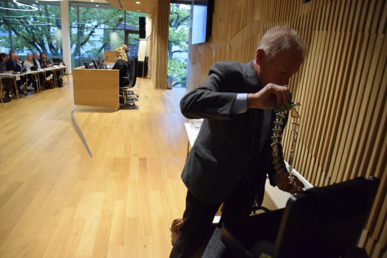 Det nye kommunestyret i nye Tønsberg er konstituert - og her pakker ...