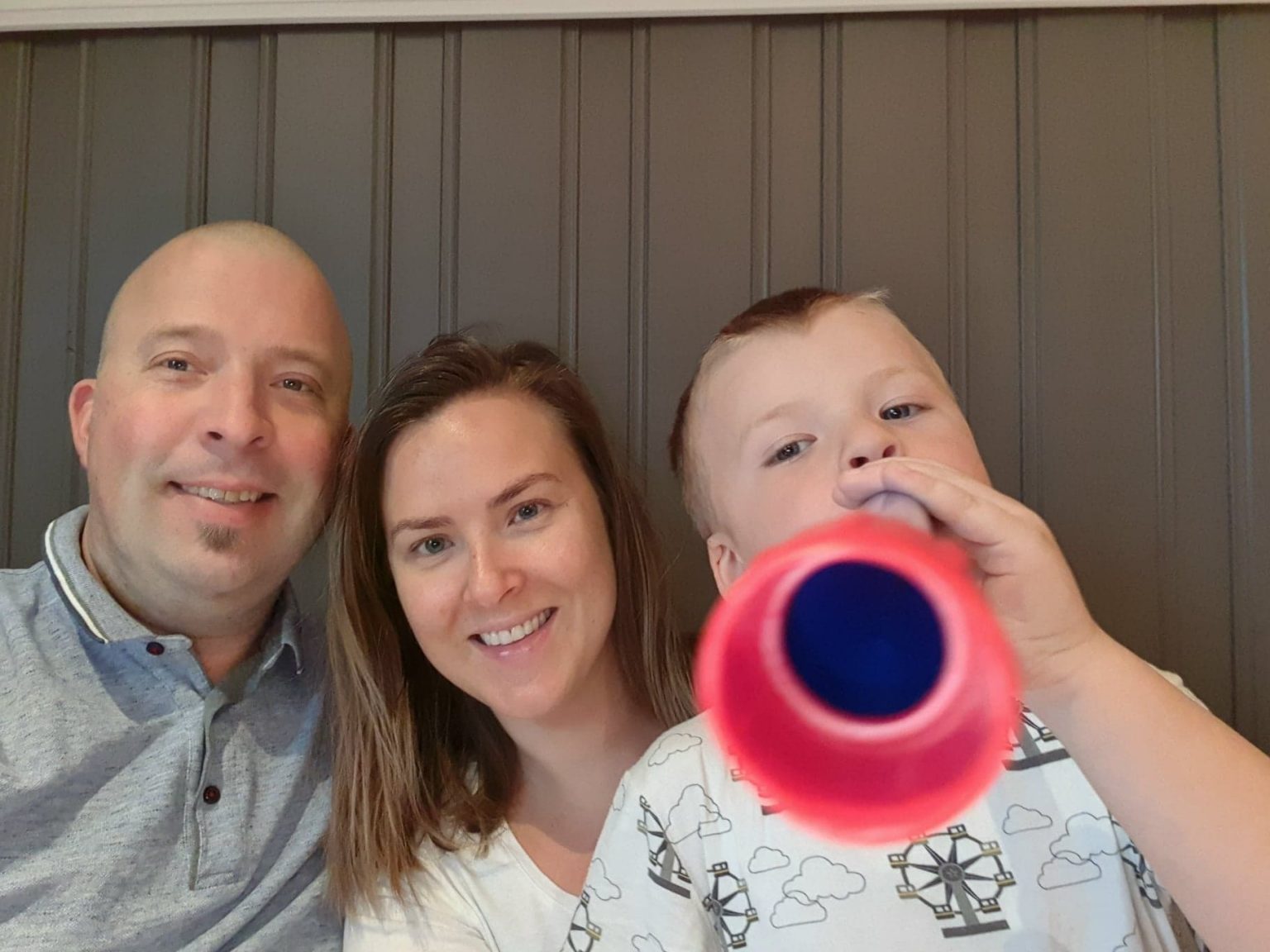 Holder humøret oppe i korona-karantene på Revetal: - I dag får vi ...