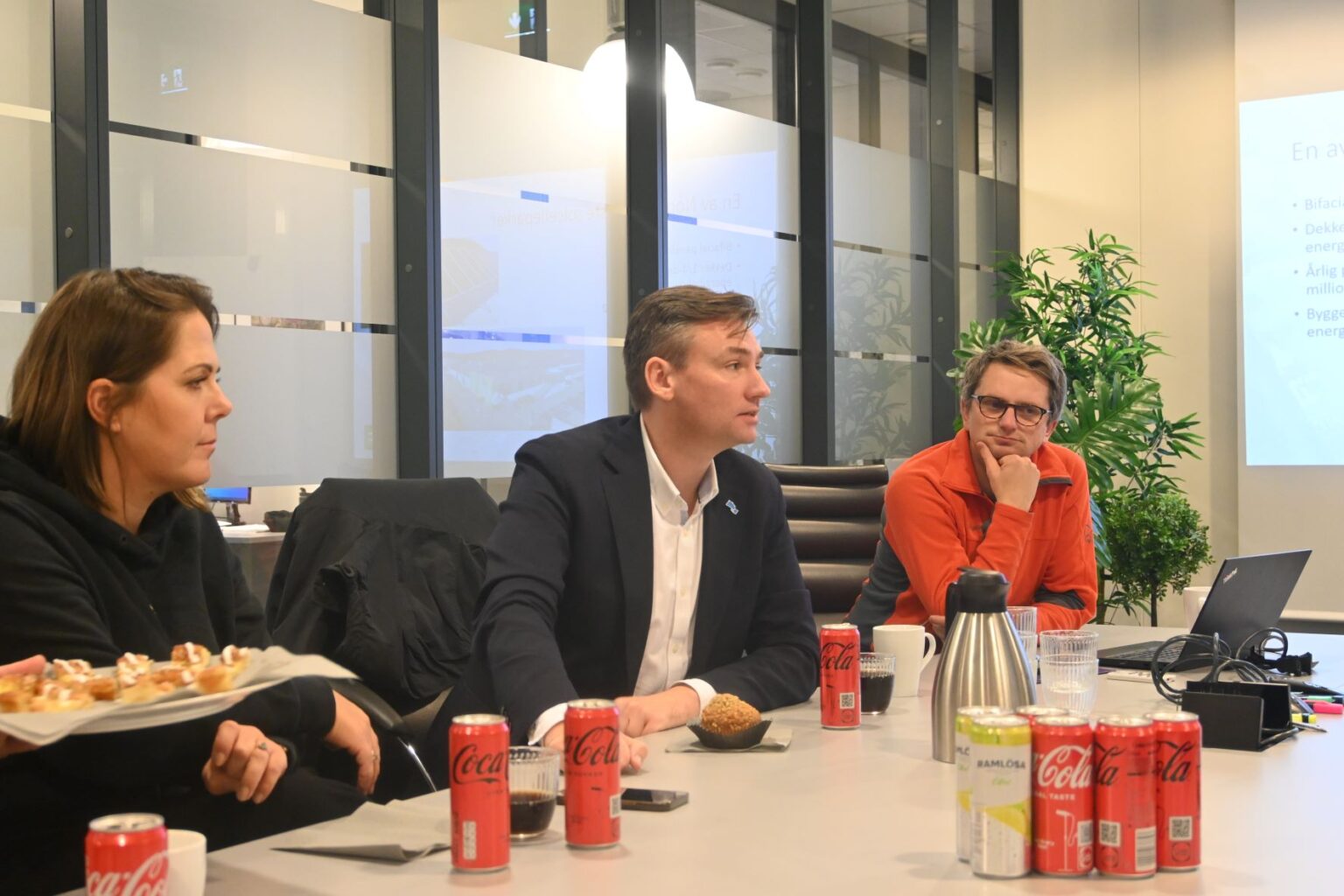 Revac får landets største solcellepark på taket - Høyre-toppen lar seg ...