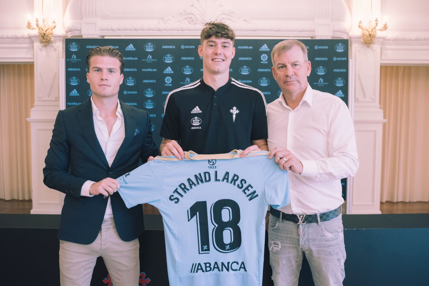 Har drømmejobben: – Jeg lever og ånder for fotball - ReAvisa